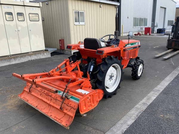 Tractors KUBOTA L1-18D - FARM MART