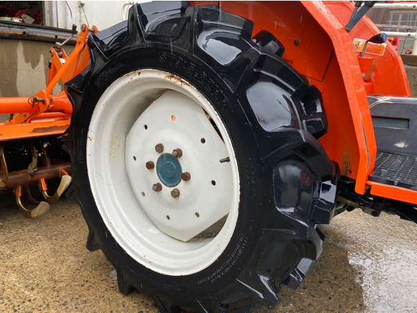 Tractors KUBOTA L1-205D - FARM MART