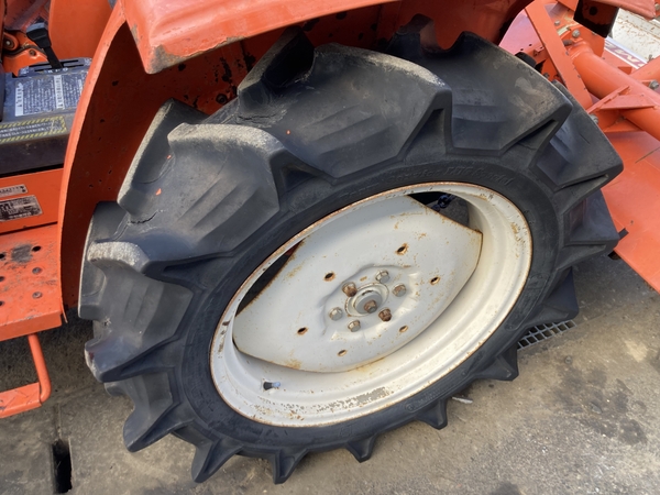 Tractors HINOMOTO E2304D - FARM MART