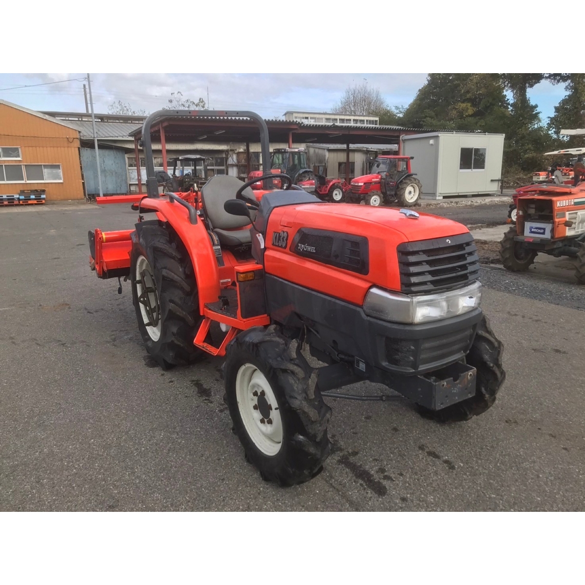 Tractors KUBOTA KL33 - FARM MART