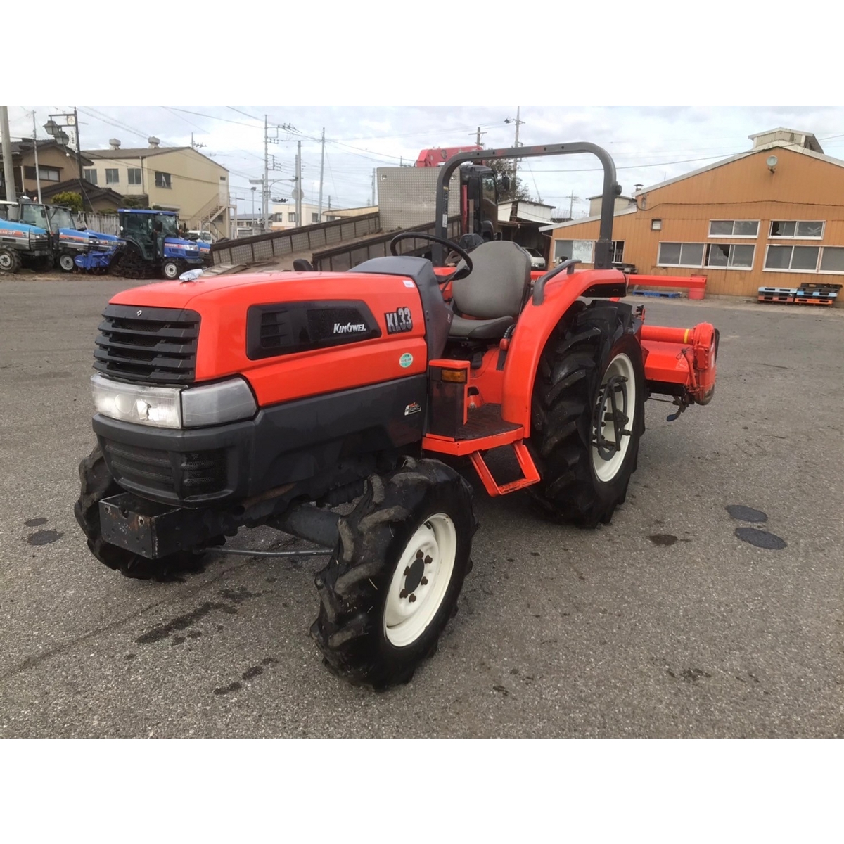 Tractors KUBOTA KL33 - FARM MART