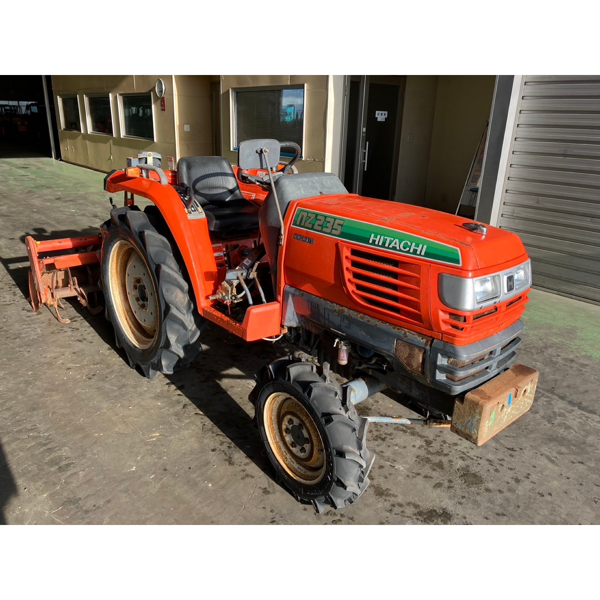 Tractors HITACHI NZ235 - FARM MART