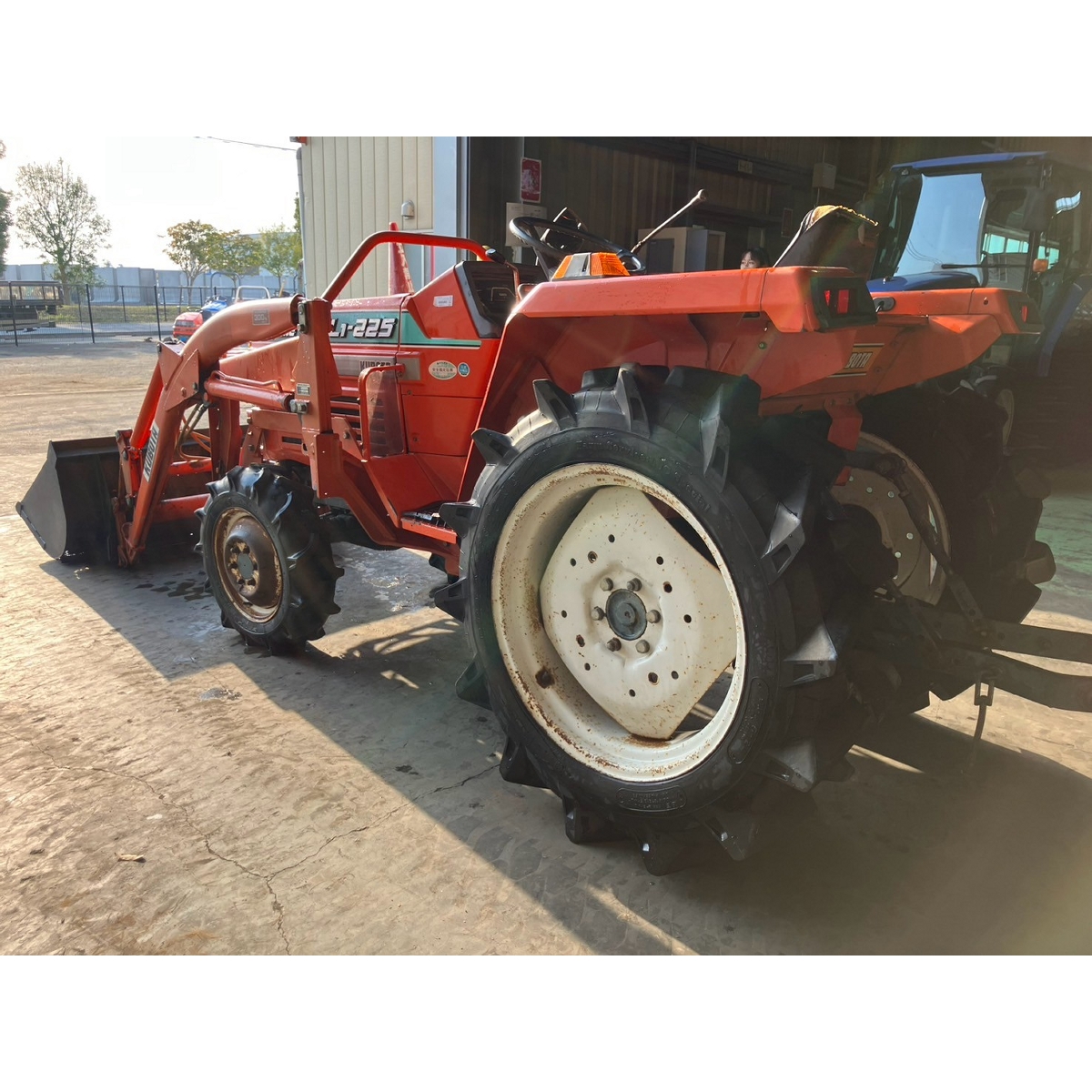 Tractors KUBOTA L1-225D - FARM MART