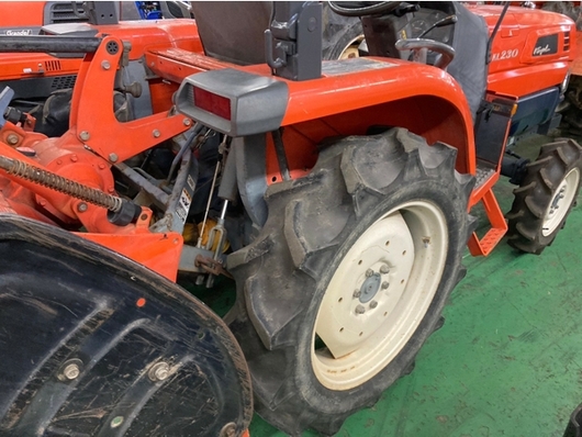 Tractors KUBOTA KL230 - FARM MART