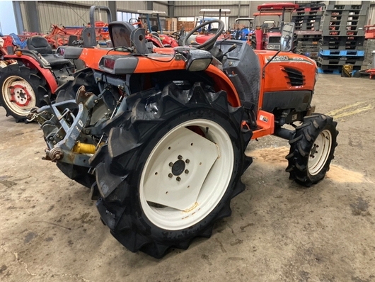 Tractors HITACHI - FARM MART