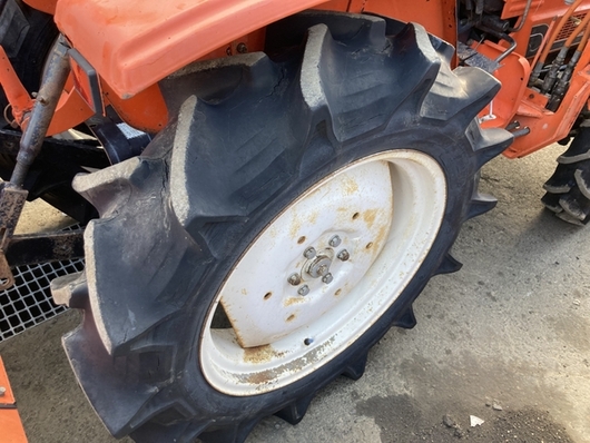 Tractors HINOMOTO E2304D - FARM MART